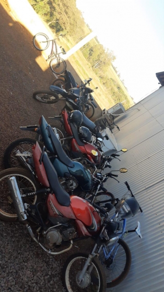 Motocicleta furtada durante a noite é abandonada em via pública e ...