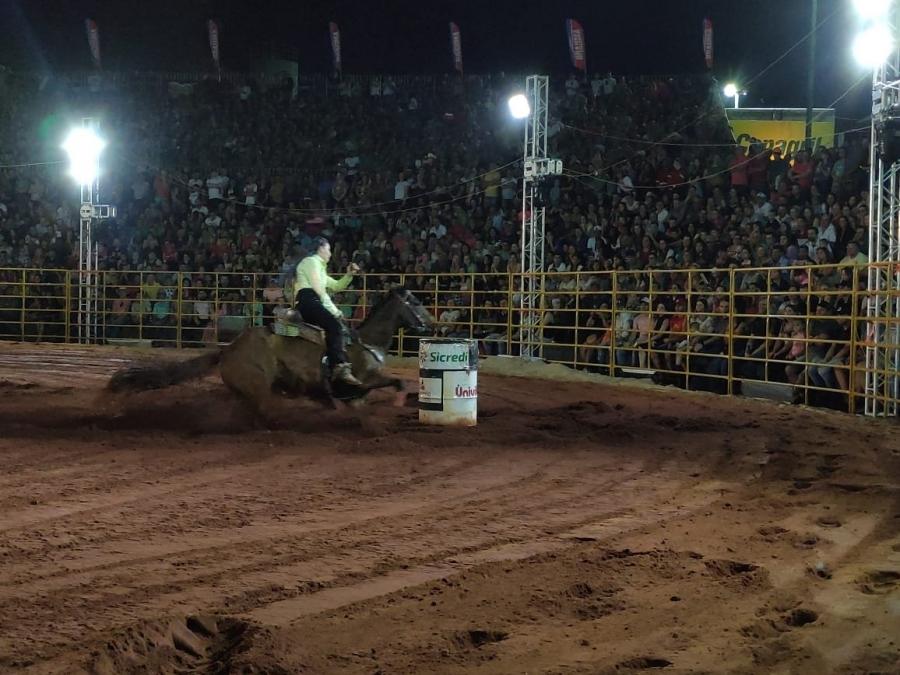 Claudinei da Silva é o campeão do Rodeio da Expo Rondon; veja a ...